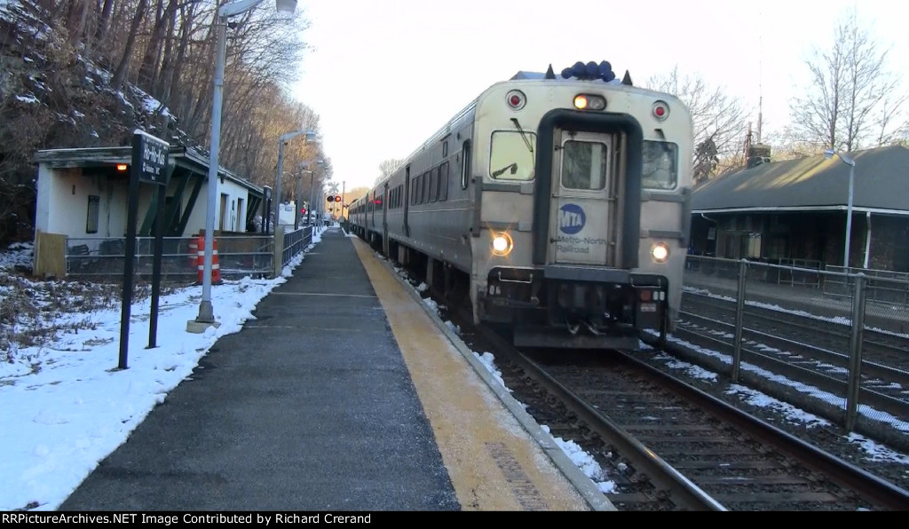 Cab Car 6707 on Train 64